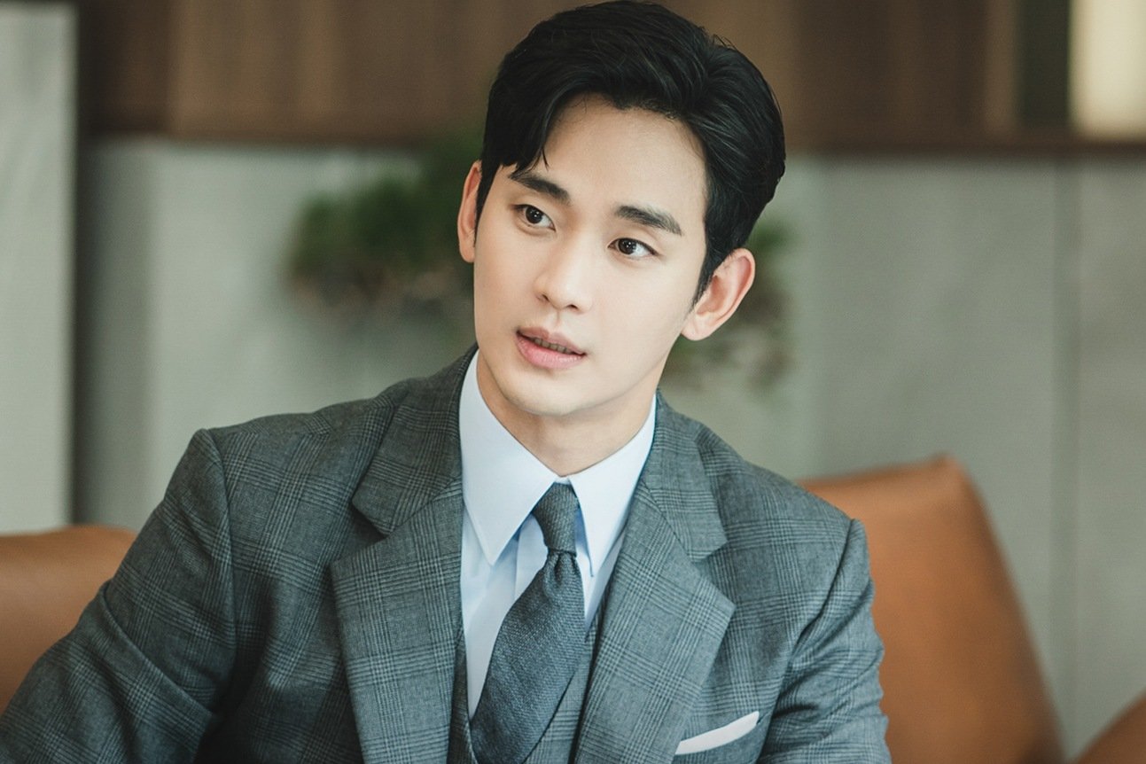 Kim Soo-hyun aparece em novas fotos de 'Queen Of Tears' - Hypando