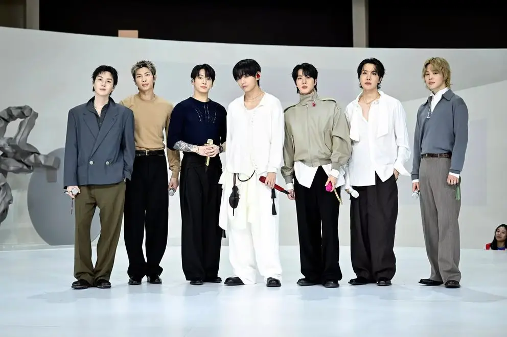BTS assume o Tonight Show com performance de “Swim” e inicia nova era ...